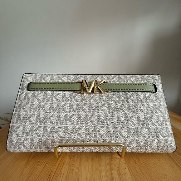 MICHAEL Michael Kors | Bags | Nwt Michael Kors Reed Wallet | Poshmark